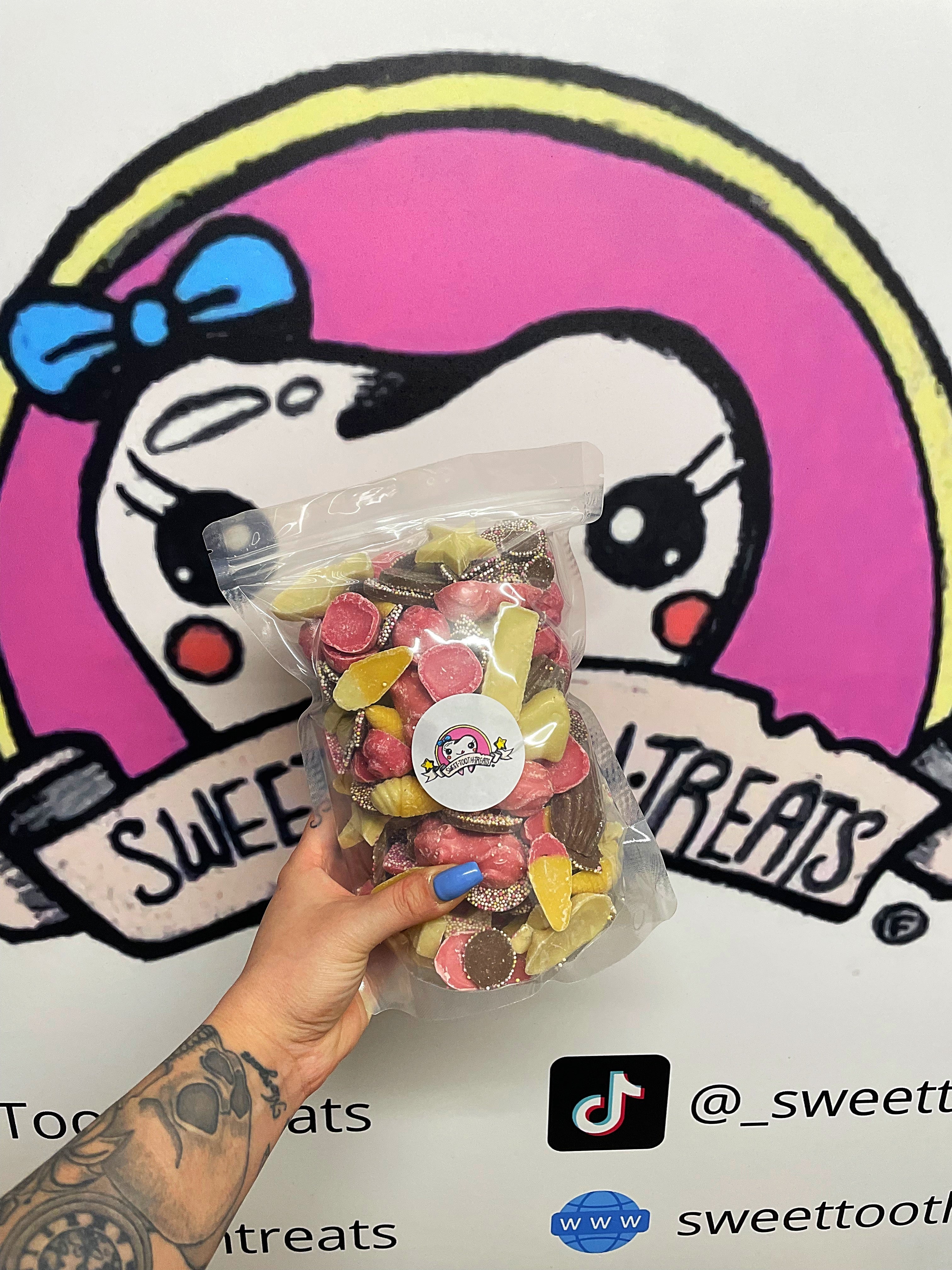 Large Pouch - Chocolate – Sweet Tooth Treats